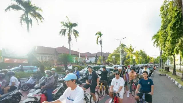 Bali Bergoyang! DJ Buleleng Ini Mainkan Musik di Jalanan - GenPI.co BALI Bali Bergoyang! DJ Buleleng Ini Mainkan Musik di Jalanan - GenPI.co BALI
