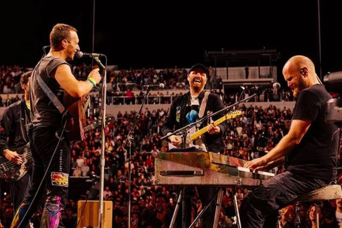 Dicurigai Bawa Propaganda LGBT, Konser Coldplay di Jakarta Didemo Massa ...