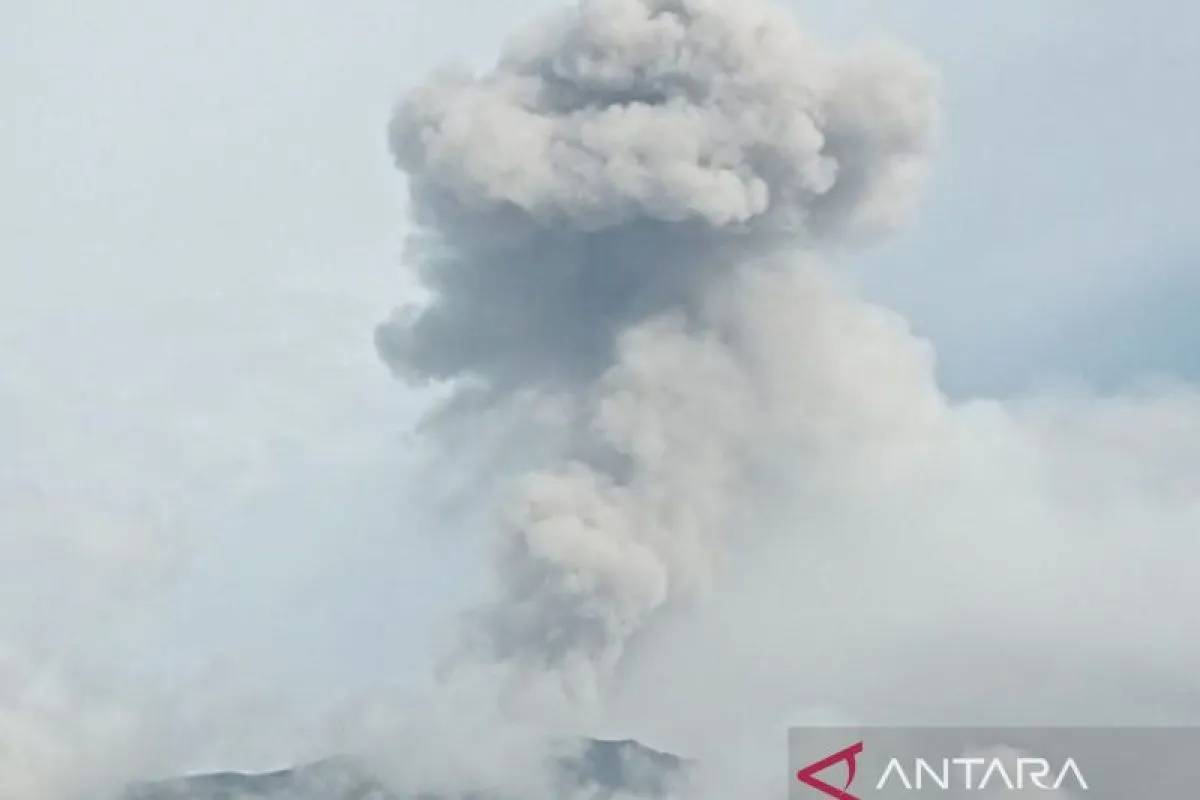Gunung Marapi Kembali Erupsi, Letusan Terjadi 7 Kali dalam Sehari ...
