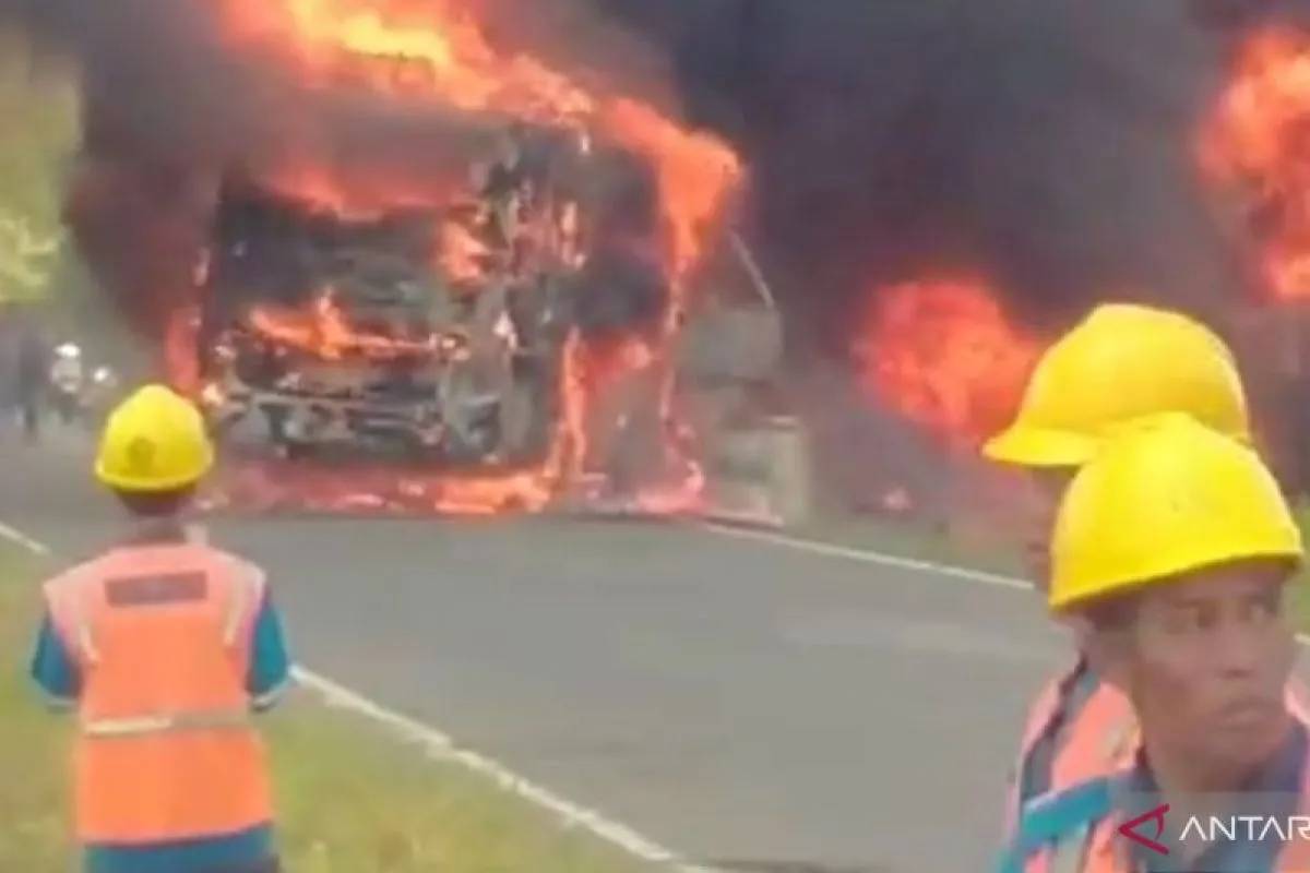 Kecelakaan Bus ALS dan Truk di Muratara, 16 Orang Meninggal Termasuk ...