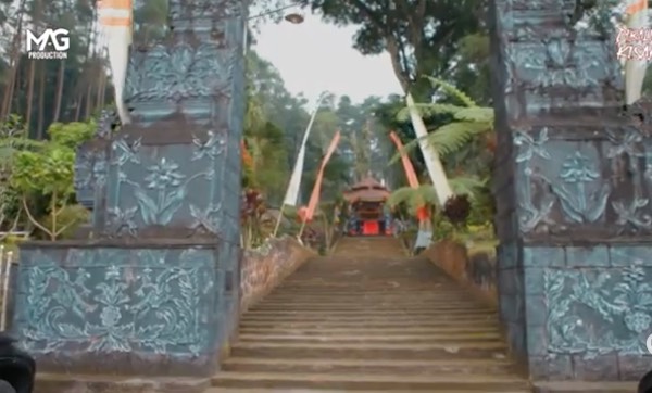 3 Mitos Pesugihan Gunung Kawi: Daun Dewandaru Tanda Beruntung - GenPI.co