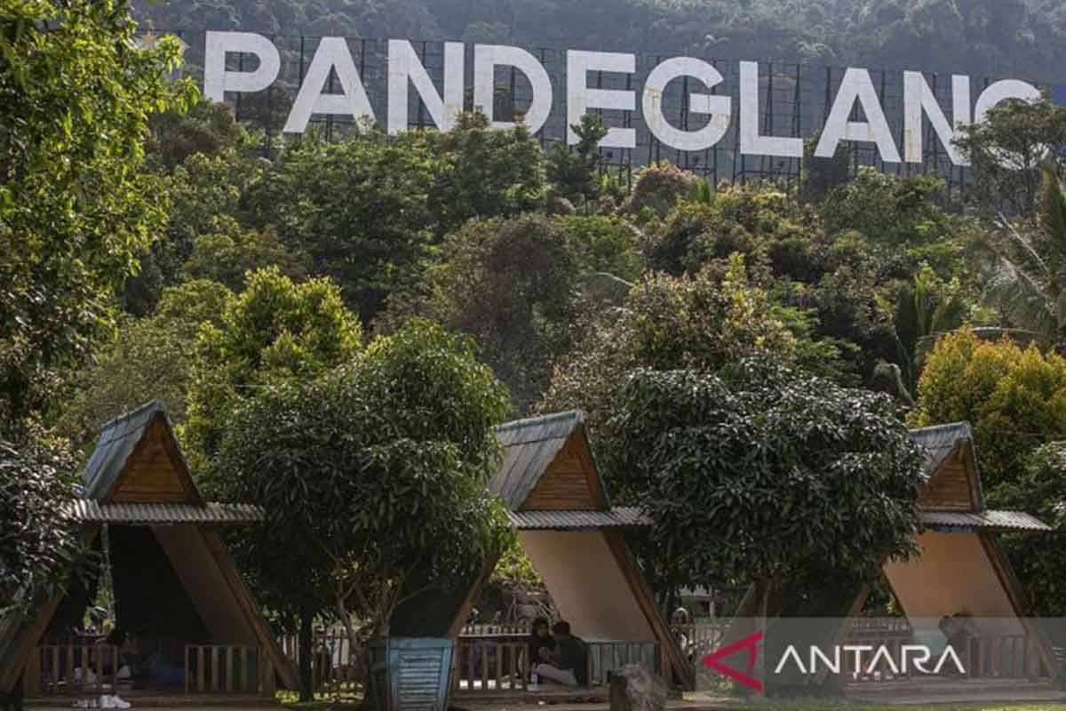 Rekomendasi Wisata Banten, Menikmati Suasana Santai di Saung Biru ...