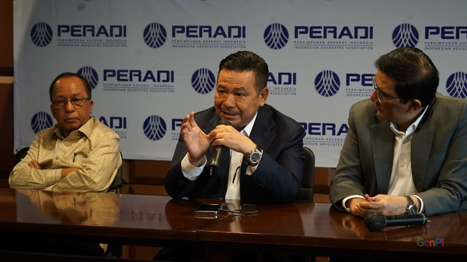 Hal 2 : Ditantang Debat Hotman Paris, Otto Hasibuan Beri Jawaban - GenPI.co Hal 2 : Ditantang Debat Hotman Paris, Otto Hasibuan Beri Jawaban - GenPI.co