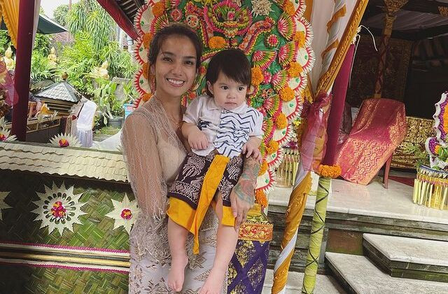 Profil Sheila Marcia: Dulu Artis Kontroversi, Damai di Bali - GenPI.co BALI