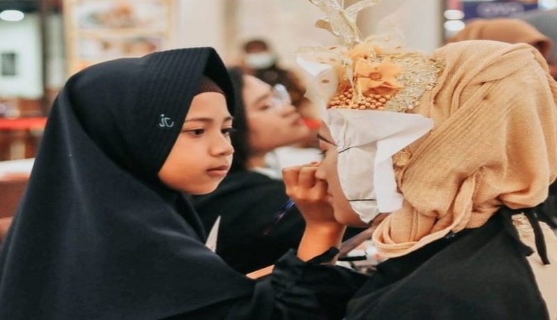 Hebat! Bocah 9 Tahun Jago Banget Makeup - GenPI.co