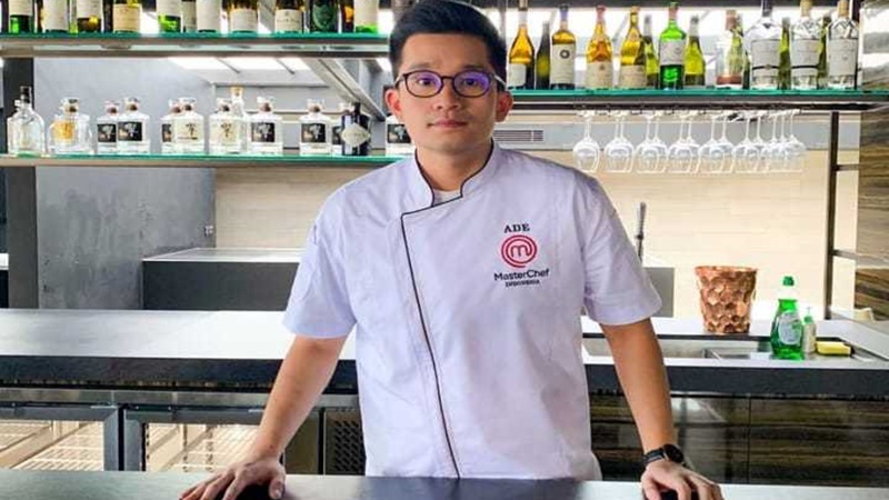 Potret Memesona Ade Kurniawan, Top 3 MasterChef Indonesia 6 - GenPI.co